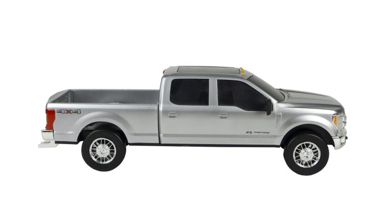Big Country Toys Ford Super Duty F250 - Outback Whips & Leather